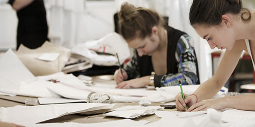 Devenir styliste, comment y parvenir ? – lycees-neuvic-meymac.fr